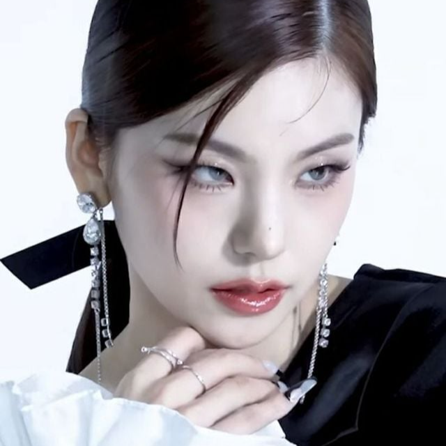 Hwang Yeji ITZY AI Voice Generator | Jammable AI Covers