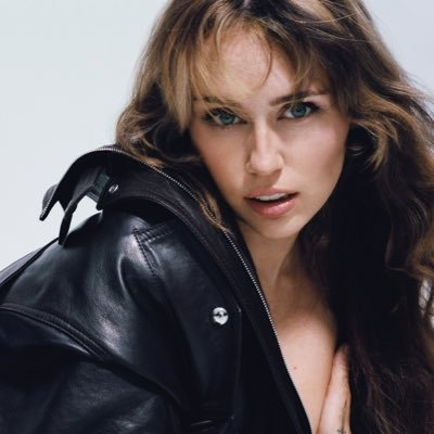 Miley Cyrus 2024 version AI Voice Generator | Jammable AI Covers