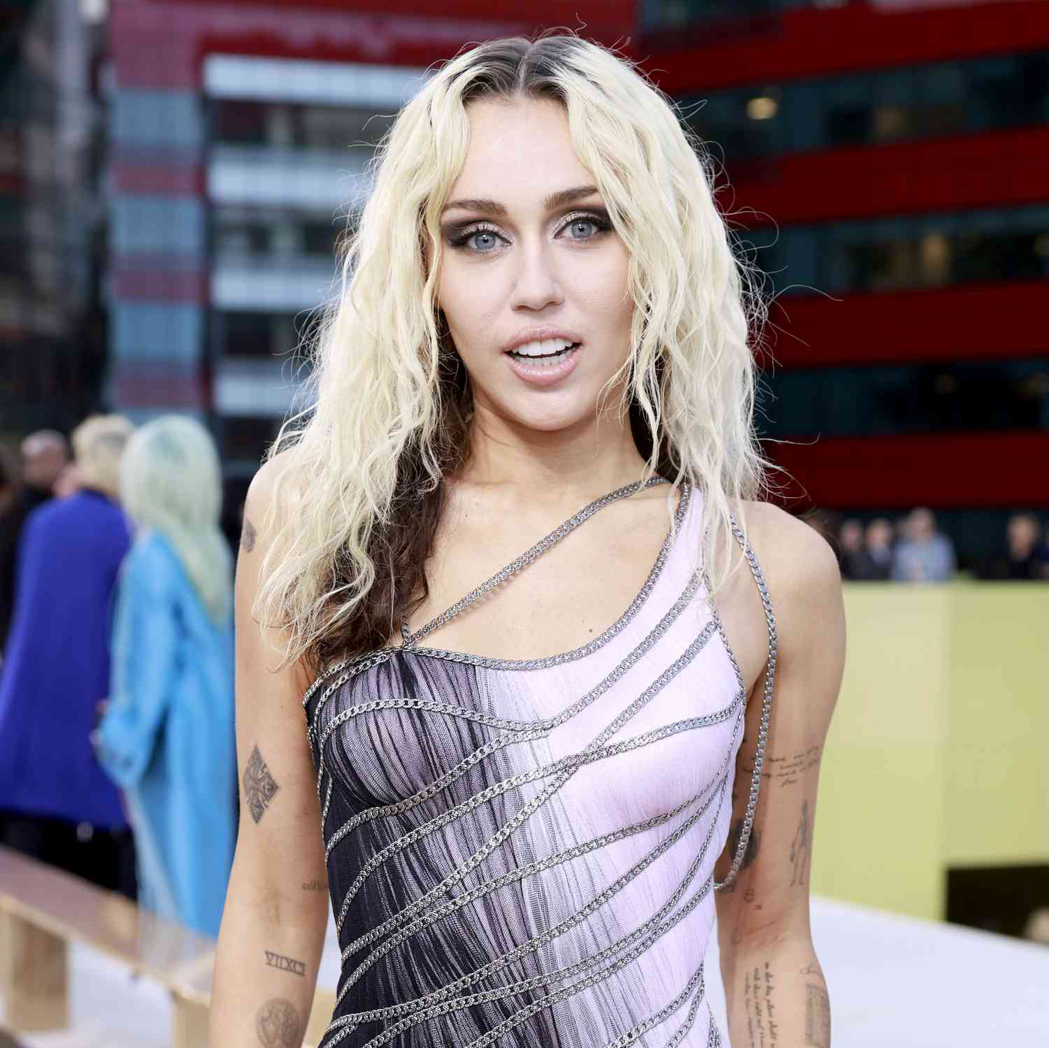 Miley Cyrus AI Voice Generator | Jammable AI Covers