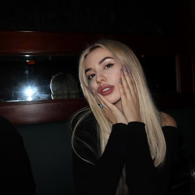 Ava Max Aii AI Voice Generator | Jammable AI Covers